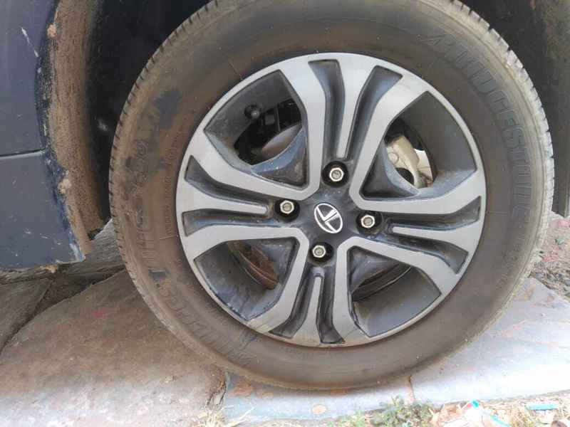 Tyre Blooming: Why Are My Tyres Turning Brown?